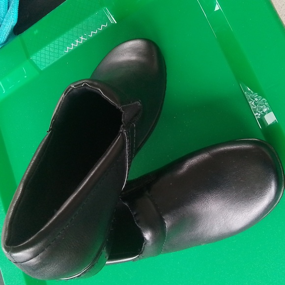 Yuu | Shoes | Yuu Clogs Brand New Without Tags Size 8m | Poshmark